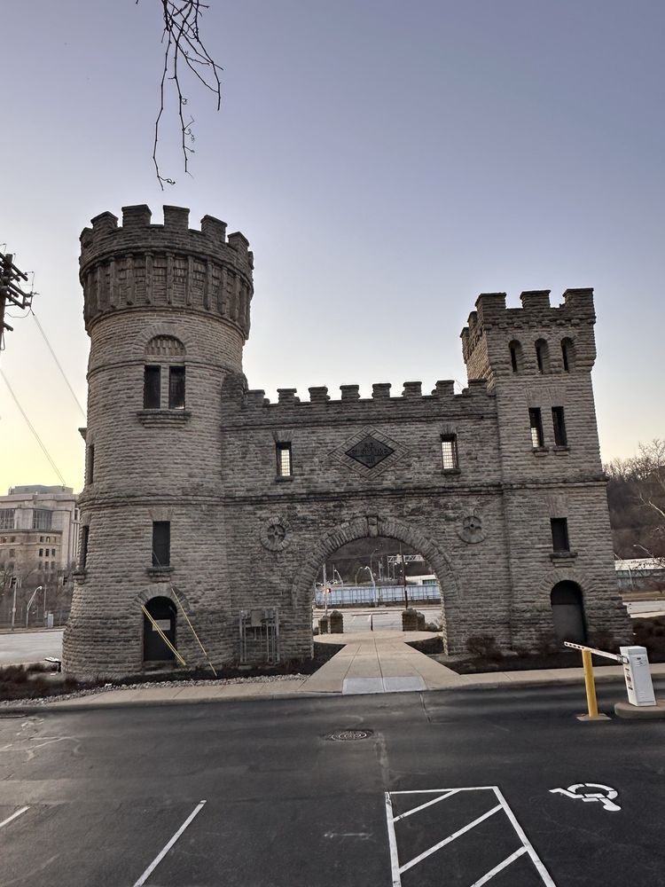 ELSINORE CASTLE - Updated December 2025 - 13 Photos - Gilbert Ave ...