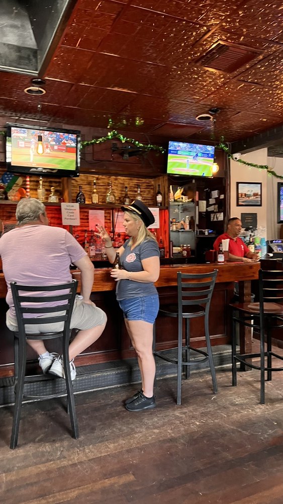 MCBRIDES PUB - Updated January 2026 - 38 Photos & 36 Reviews - 101 ...