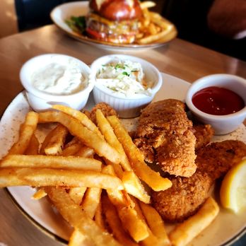 PIKE AND PINT GRILL - Updated November 2025 - 147 Photos & 155 Reviews ...