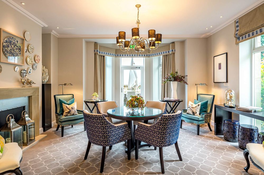 THE CLEVEDON RESTAURANT - Updated June 2024 - 15 Photos - Ben Rhydding ...