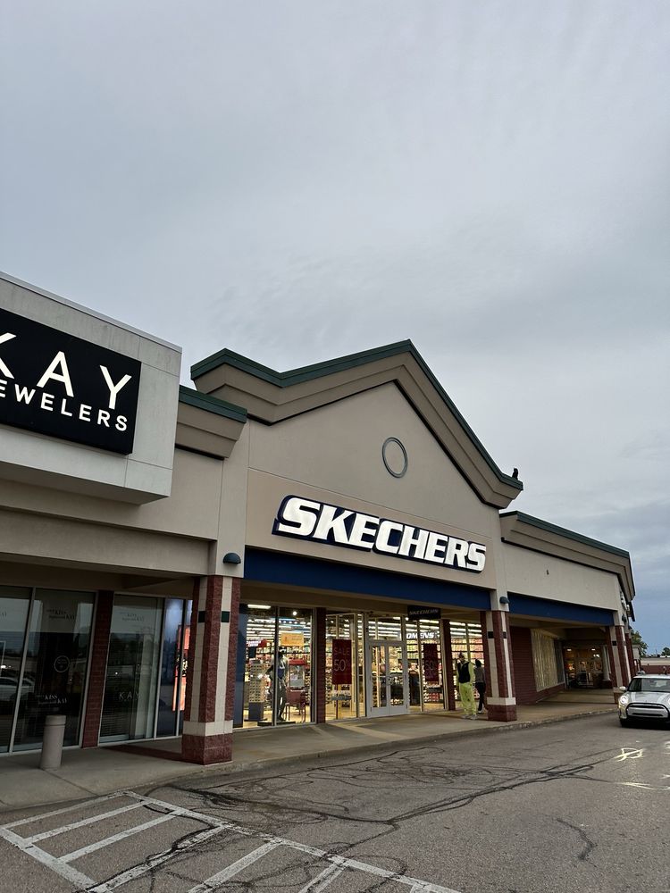 SKECHERS WAREHOUSE OUTLET - Updated December 2025 - 199 Connell Hwy ...