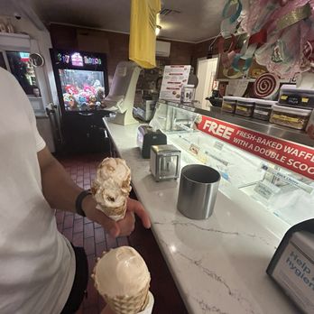 LARRY’S ICE CREAM & GELATOS - Updated April 2025 - 534 Photos & 498 ...