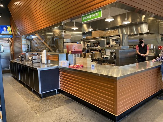 SHAKE SHACK BRIDGEWATER - Updated July 2025 - 422 Photos & 368 Reviews ...