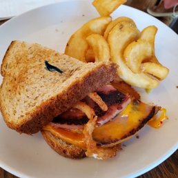 TASTE OF SMITHFIELD - Updated September 2025 - 232 Photos & 172 Reviews ...