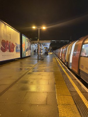 FINCHLEY CENTRAL STATION - 11 Photos - Regents Park Road, London ...