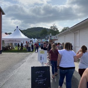 HOCKING HILLS FAMILY FUN CENTER - 13 Reviews - 26633 Main St ...