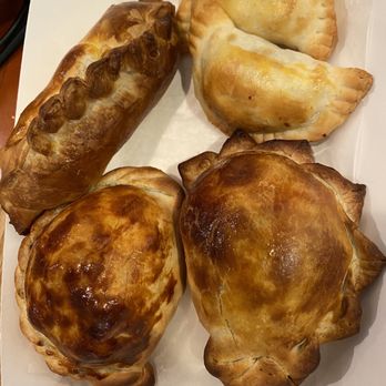 CHE ARGENTINIAN EMPANADAS - Updated December 2025 - 59 Photos & 40 ...