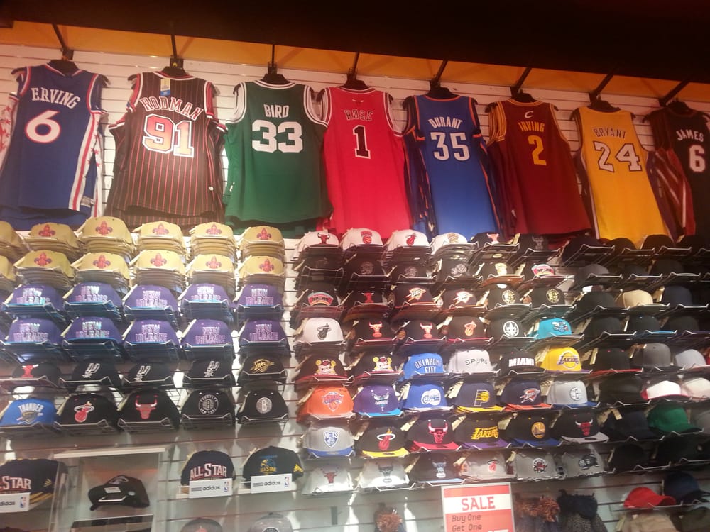 LIDS LOCKER ROOM - Updated June 2025 - 3301 Veterans Memorial Blvd ...