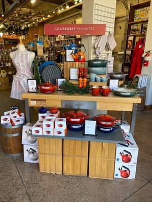 SUR LA TABLE - Updated December 2025 - 77 Photos & 158 Reviews - 1806 ...