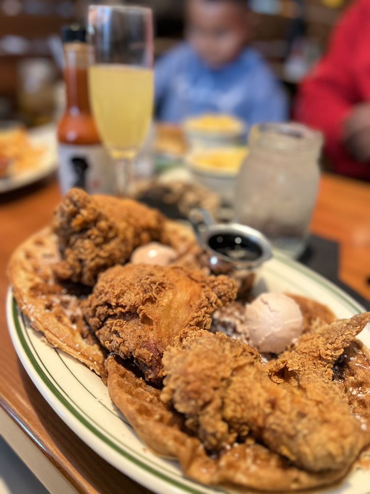 FIXINS SOUL KITCHEN - LOS ANGELES - Updated April 2024 - 3267 Photos ...