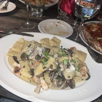 LOUIE BOSSI’S RISTORANTE BAR PIZZERIA - Updated May 2024 - 4912 Photos ...