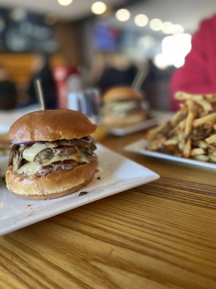 THE BURGER LOFT - 248 Photos & 441 Reviews - 395 S Main St, New City ...