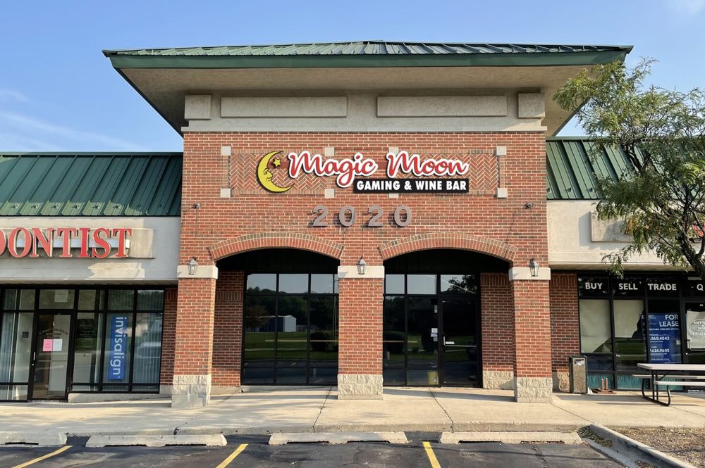 MAGIC MOON GAMING & WINE BAR - Updated October 2025 - 2020 US Highway ...