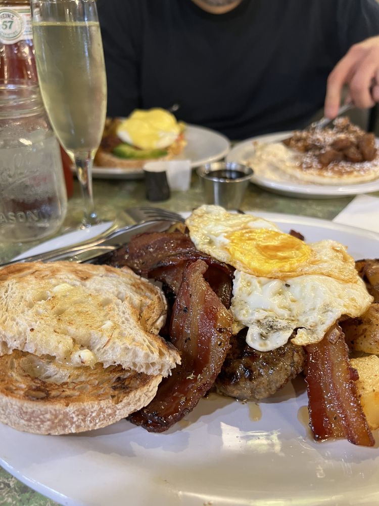 THE FROG POND ON PARK - Updated October 2025 - 33 Photos & 23 Reviews ...