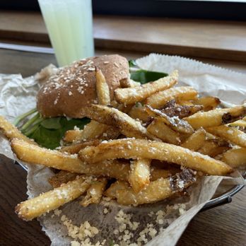 FARM BURGER - MIDTOWN ATLANTA - Updated October 2025 - 176 Photos & 128 ...