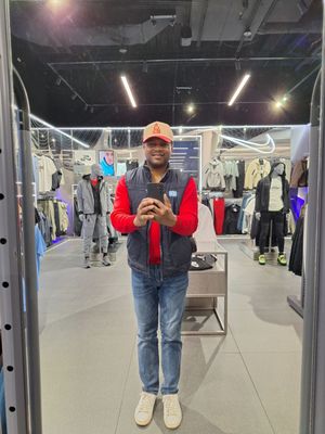 JD SPORTS - Updated October 2025 - 25 Photos - 10 S State St, Chicago ...