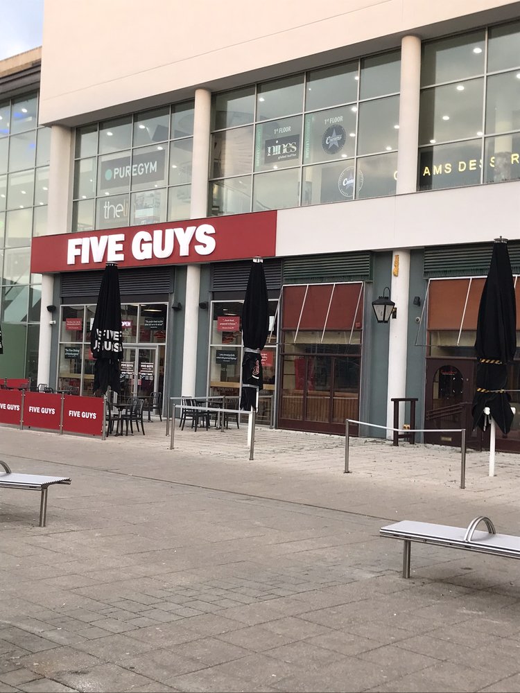 FIVE GUYS - Updated August 2025 - Cambridge Leisure Center, Cambridge ...