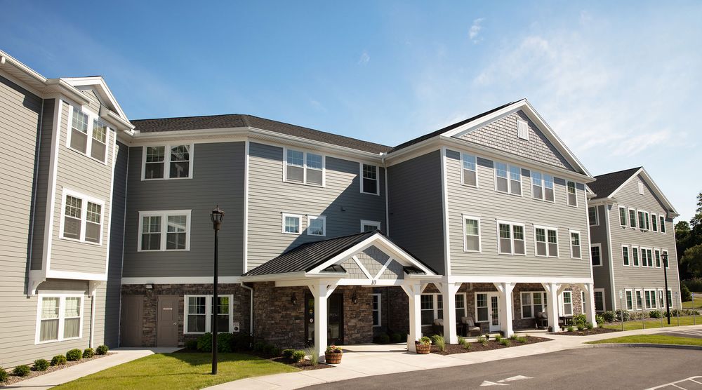 THE WOODLANDS - Updated August 2025 - 10 Stonebrook Dr, Fairport, New ...