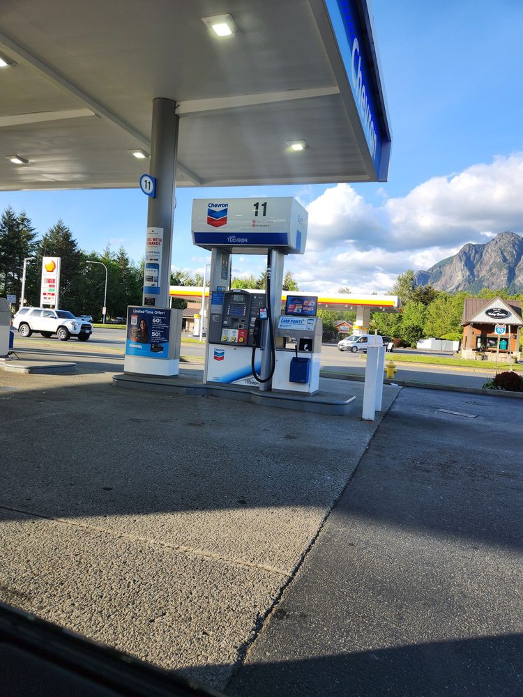 CHEVRON - Updated January 2026 - 745 SW Mt Si Blvd, North Bend ...