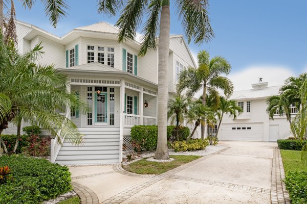 JENNIFER DEFRANCESCO - COLDWELL BANKER REALTY - 18 Photos - 550 5th Ave ...