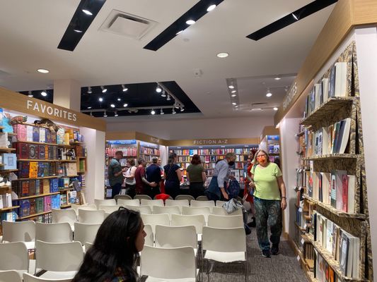 Barnes And Noble Booksellers Updated December 2024 61 Photos And 145