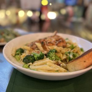 BOMBSHELLS RESTAURANT & BAR - Updated December 2025 - 113 Photos & 154 ...