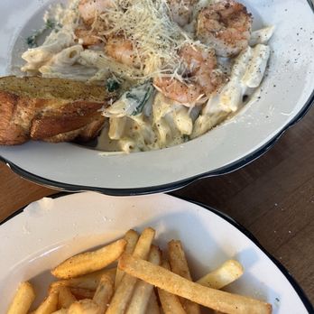 BCOLSONS - Updated March 2025 - 41 Photos & 32 Reviews - 1105 Broad St ...