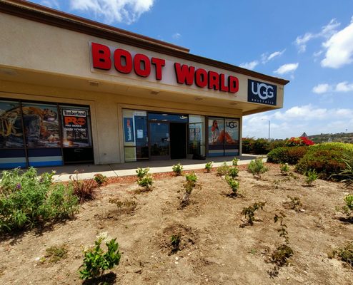 BOOT WORLD - Updated May 2025 - 24 Photos & 30 Reviews - 3910 Vista Way ...