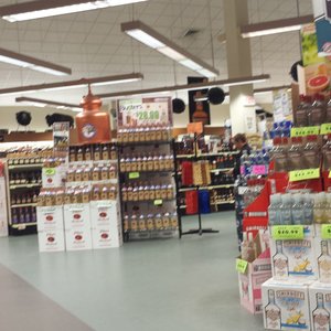 NEW HAMPSHIRE LIQUOR & WINE OUTLET - 23 Photos & 32 Reviews - I-95 S ...