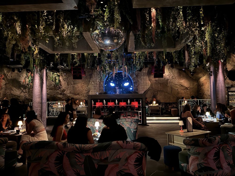 CAVEAU - Updated December 2025 - 73 Photos & 41 Reviews - 1 Cntr Plz ...