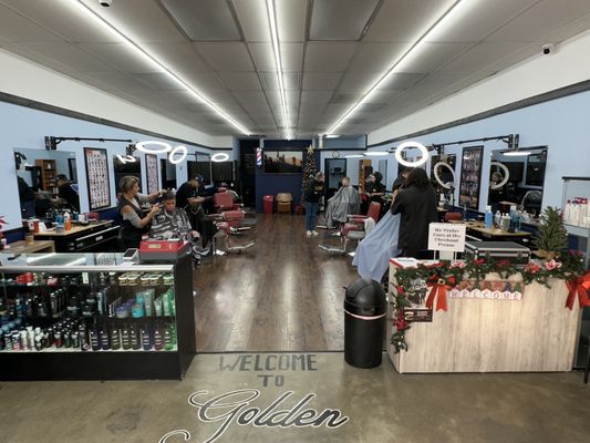 GOLDEN BARBERSHOP & BEAUTY SALON - Updated December 2025 - 12 Photos ...