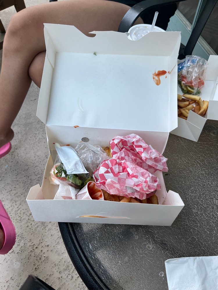 BIGZ BURGER JOINT - Updated September 2024 - 214 Photos & 295 Reviews ...