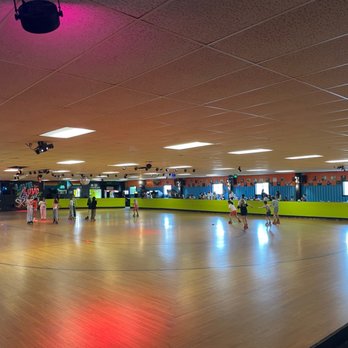 SOUTHGATE ROLLER RINK - Updated December 2025 - 44 Photos & 116 Reviews ...