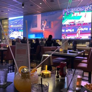 DRAFTKINGS SPORTS & SOCIAL - TROY - 71 Photos & 50 Reviews - 2850 ...