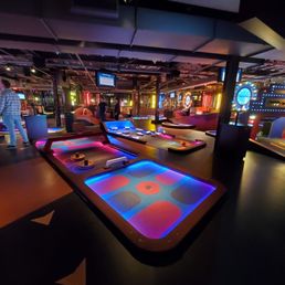 PUTTSHACK - ST. LOUIS - Updated December 2025 - 383 Photos & 159 ...