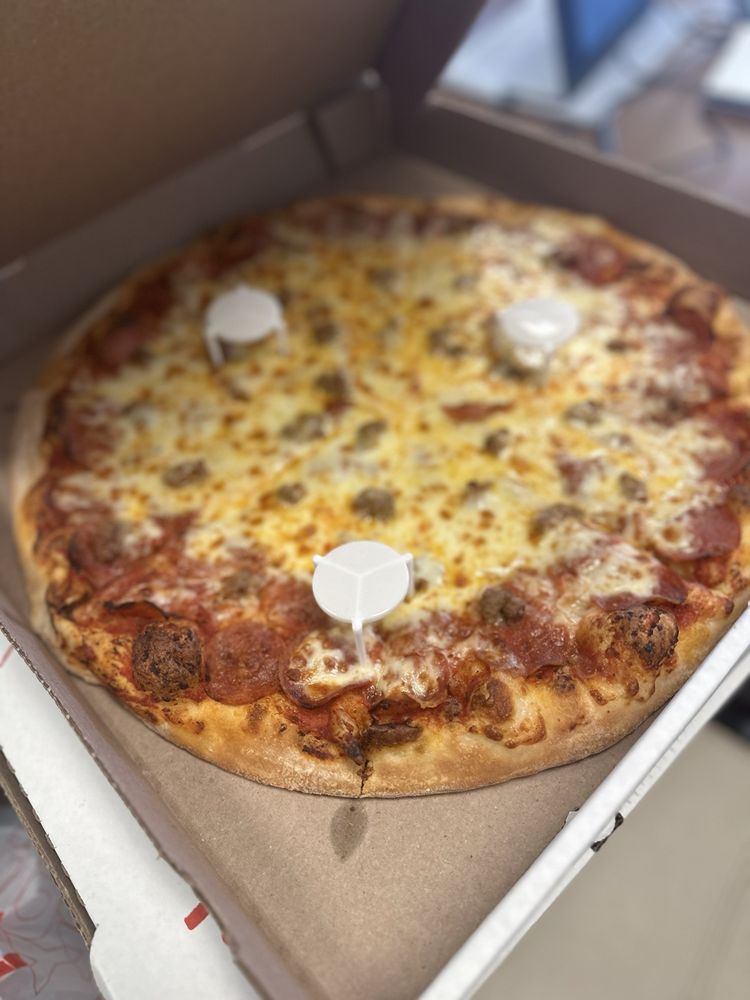 GINELLIS PIZZA - Updated May 2026 - 24 Photos & 44 Reviews - 121 S 8th ...