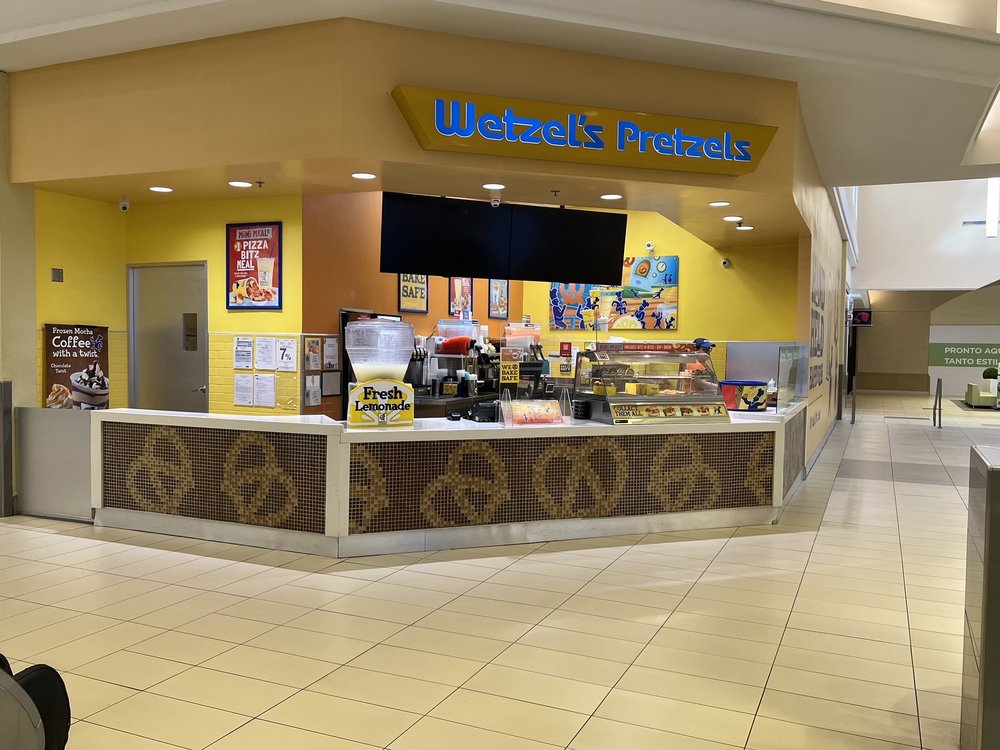 WETZEL’S PRETZELS - Updated April 2025 - Camino Los Romeros, San Juan ...
