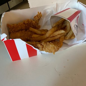 KFC - Updated October 2024 - 20 Photos & 20 Reviews - 1110 E Wishkah St ...