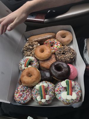 SUPER DONUTS - 72 Photos & 164 Reviews - Donuts - 590 Grand Ave ...