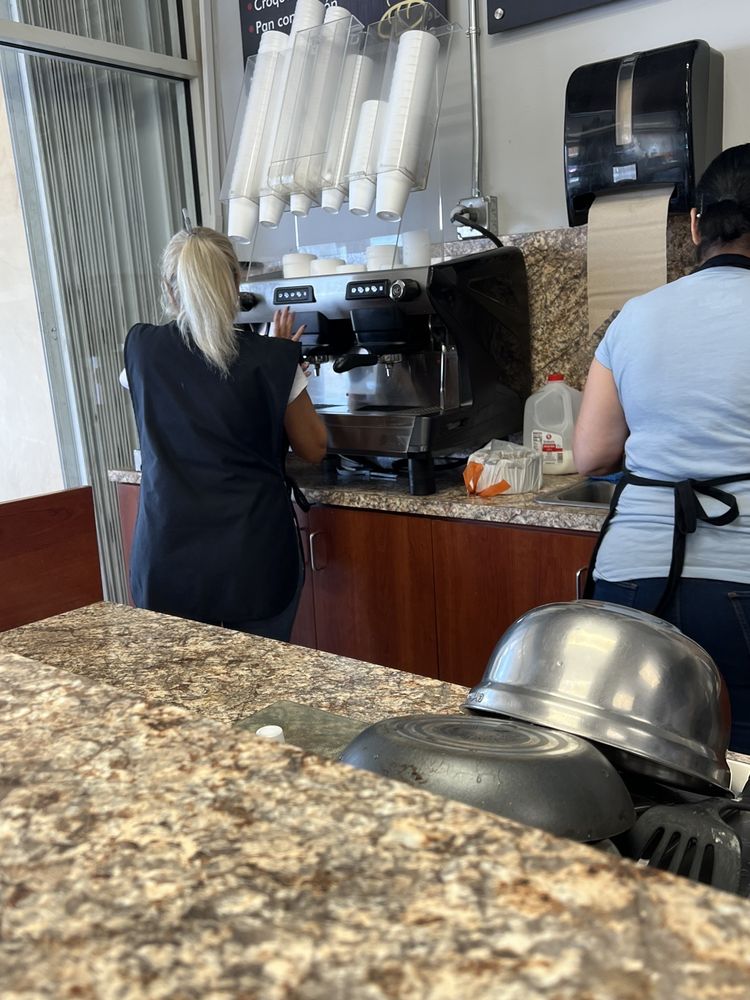 CAKELAND BAKERY - 22 Photos & 40 Reviews - 16279 SW 88th St, Miami ...