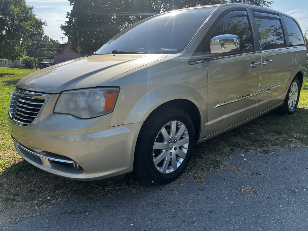 SELECTIONS AUTO SALES - Updated October 2025 - 1700 E Broadway St ...