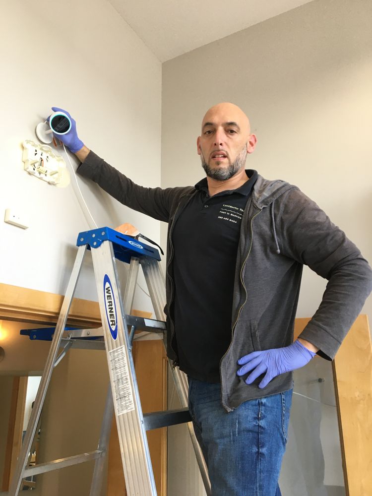 LOCKSMITH TECH - Updated October 2025 - 24 Photos & 24 Reviews - San ...