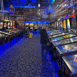 NEXT LEVEL PINBALL MUSEUM - 262 Photos & 71 Reviews - 1458 NE 25th Ave ...