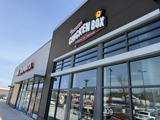 THE ORIGINAL CHICKEN BOX - Updated August 2025 - 54 Photos & 46 Reviews ...