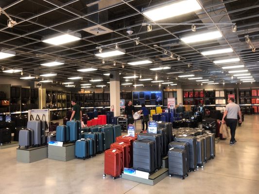 SAMSONITE OUTLET - Updated August 2024 - 19 Photos - 2612 Sawgrass Mill ...