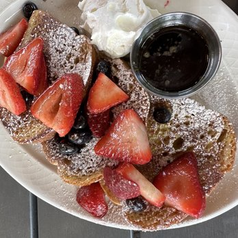 MERRICK INN - 254 Photos & 218 Reviews - 1074 Merrick Dr, Lexington ...