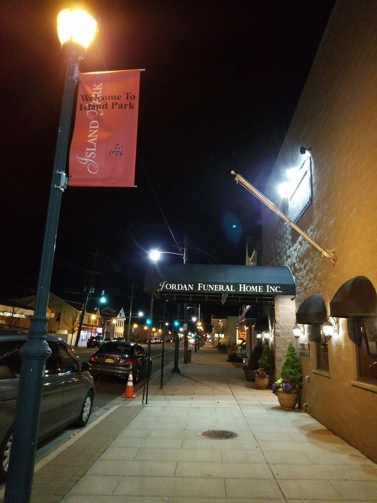 CHRISTOPHER T JORDAN FUNERAL HOME - Updated October 2025 - 302 Long ...