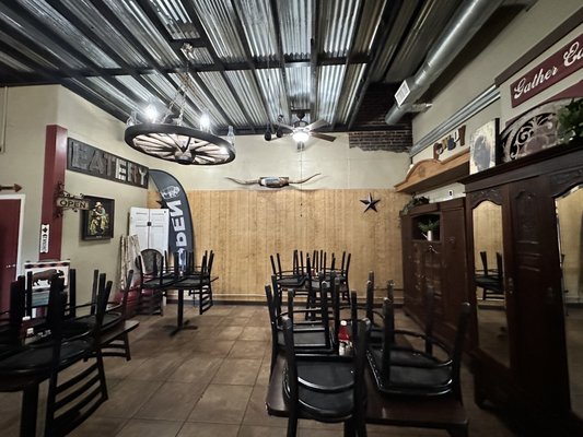 BISON CAFE - CLOSED - Updated December 2025 - 44 Photos & 38 Reviews ...