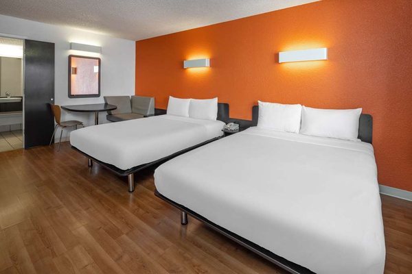 MOTEL 6 - ANAHEIM MAINGATE - 316 Photos & 501 Reviews - 100 W Disney ...