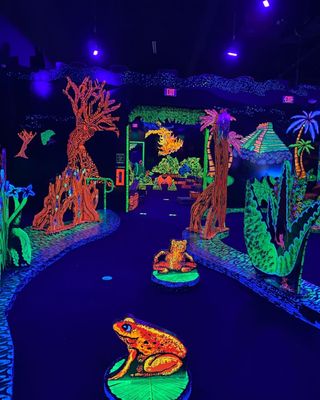 PUTTING EDGE - 68 Photos & 49 Reviews - 44225 Twelve Mile Rd, Novi ...